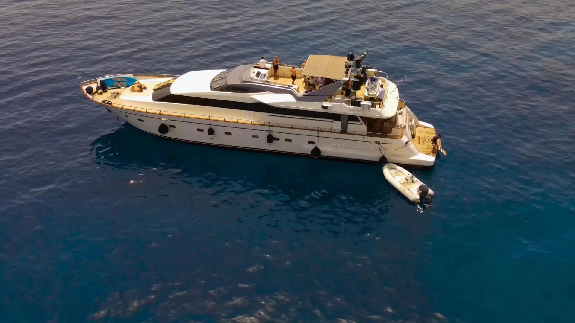 Yacht Charter Miami - Luxury Yacht Party Vacation Club